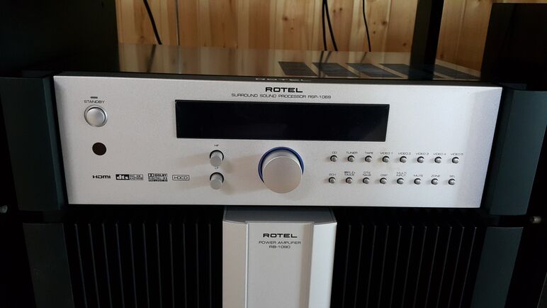 소리전자 - 로텔(Rotel) RSP-1069 멀티채널 프리엠프 판매합니다