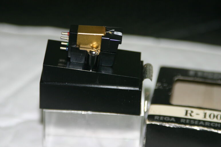 소리전자 - REGA R-100카드러지