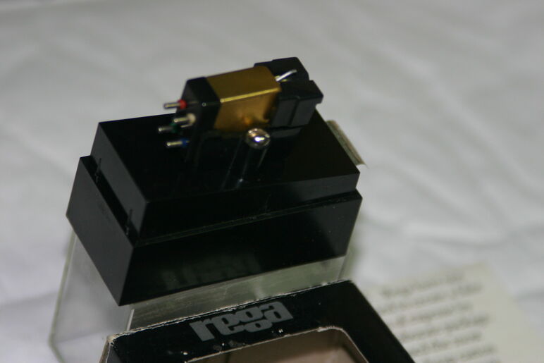 소리전자 - REGA R-100카드러지