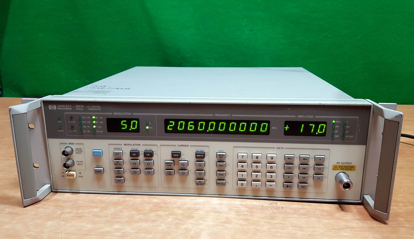 Agilent HP 8657B SIGNAL GENERATOR 0.1-2060 MHz OPT 001 003 - 계측기-장터 - 소리전자