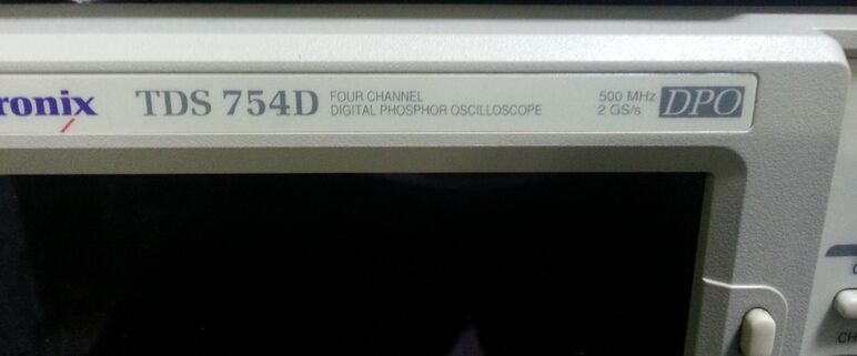 소리전자 - Tektonix TDS754d TDS 754d 500MHz 4CH 2GSa 오실로스코프