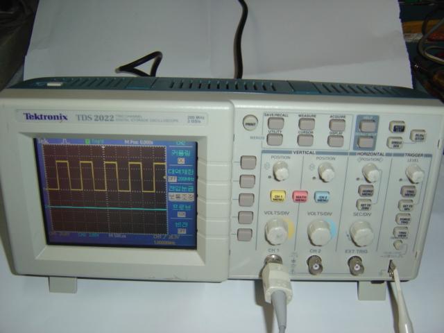 소리전자 - TWO CHANNEL DIGITAL STORAGE OSCILLOSCOPE ( TDS2022 )