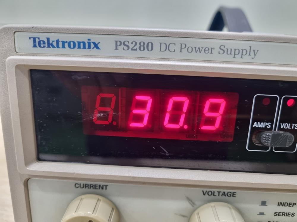 소리전자 - GW Dual Tracking GPC-3030D / Tektronix PS280 파워 서플라이