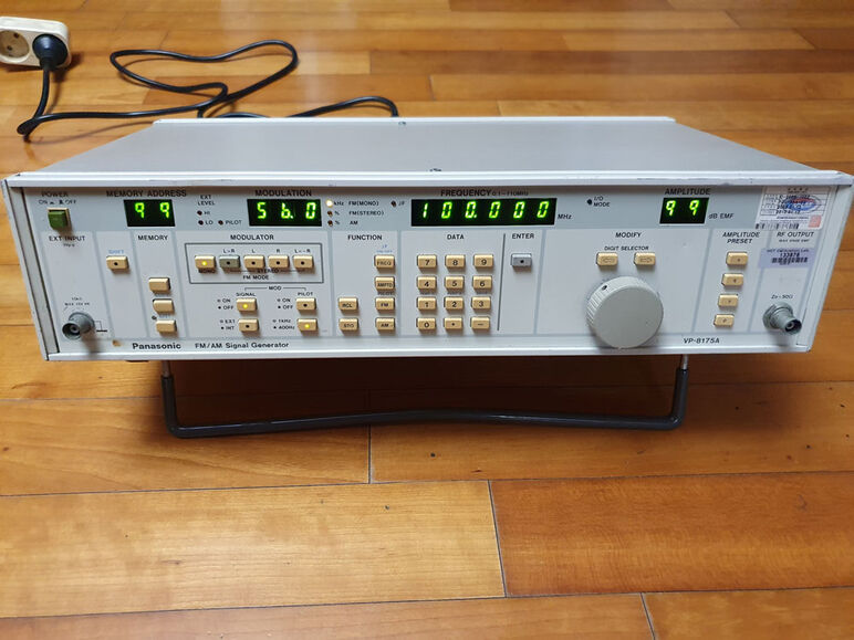 PANASONIC FM/AM SIGNAL GENERATOR VP-8175A 판매 - 계측기-장터 - 소리전자