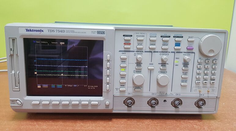 소리전자 - ★Tektronix TDS754D 판매 합니다.-판매완료